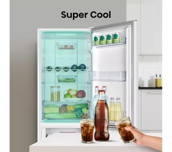Hisense RB327N4BWE Fridge Freezer Frost Free Freestanding 50/50 182cm ...